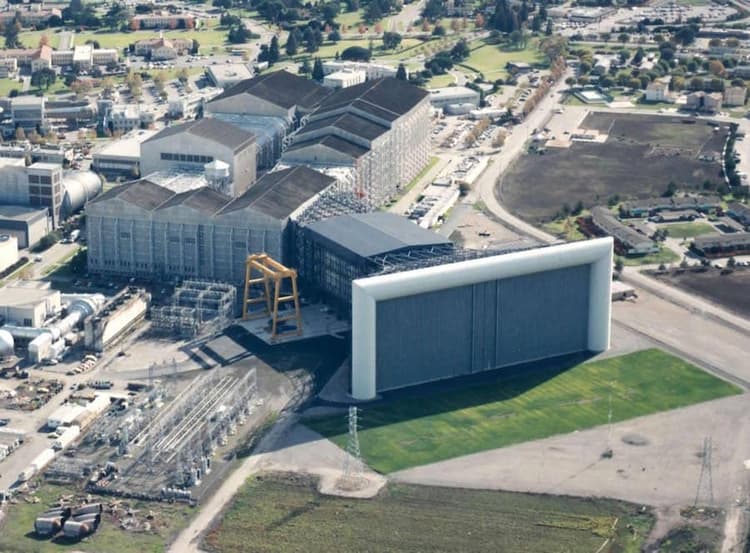 The largest full size wind tunnel in the world - NASA
